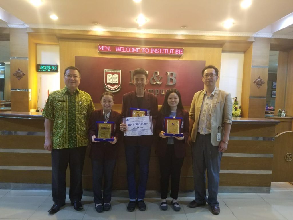NUDC Improves Student’s English Ability | Institut Bisnis Informasi ...